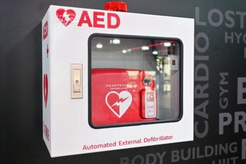 Panduan Praktis Automated External Defibrillator untuk Publik - Hasna ...