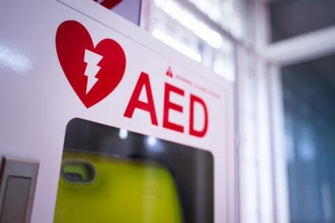 Panduan Praktis Automated External Defibrillator untuk Publik - Hasna ...